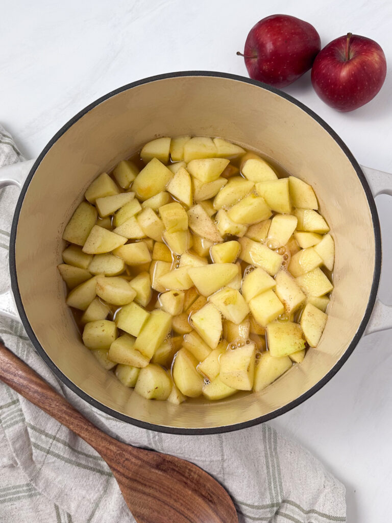Applesauce Recipe - Amanda Cooks & Styles