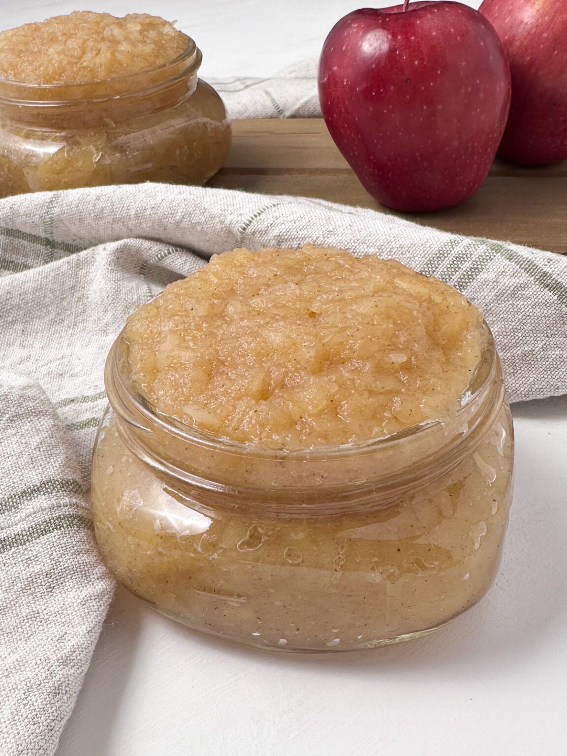 Applesauce Recipe - Amanda Cooks & Styles