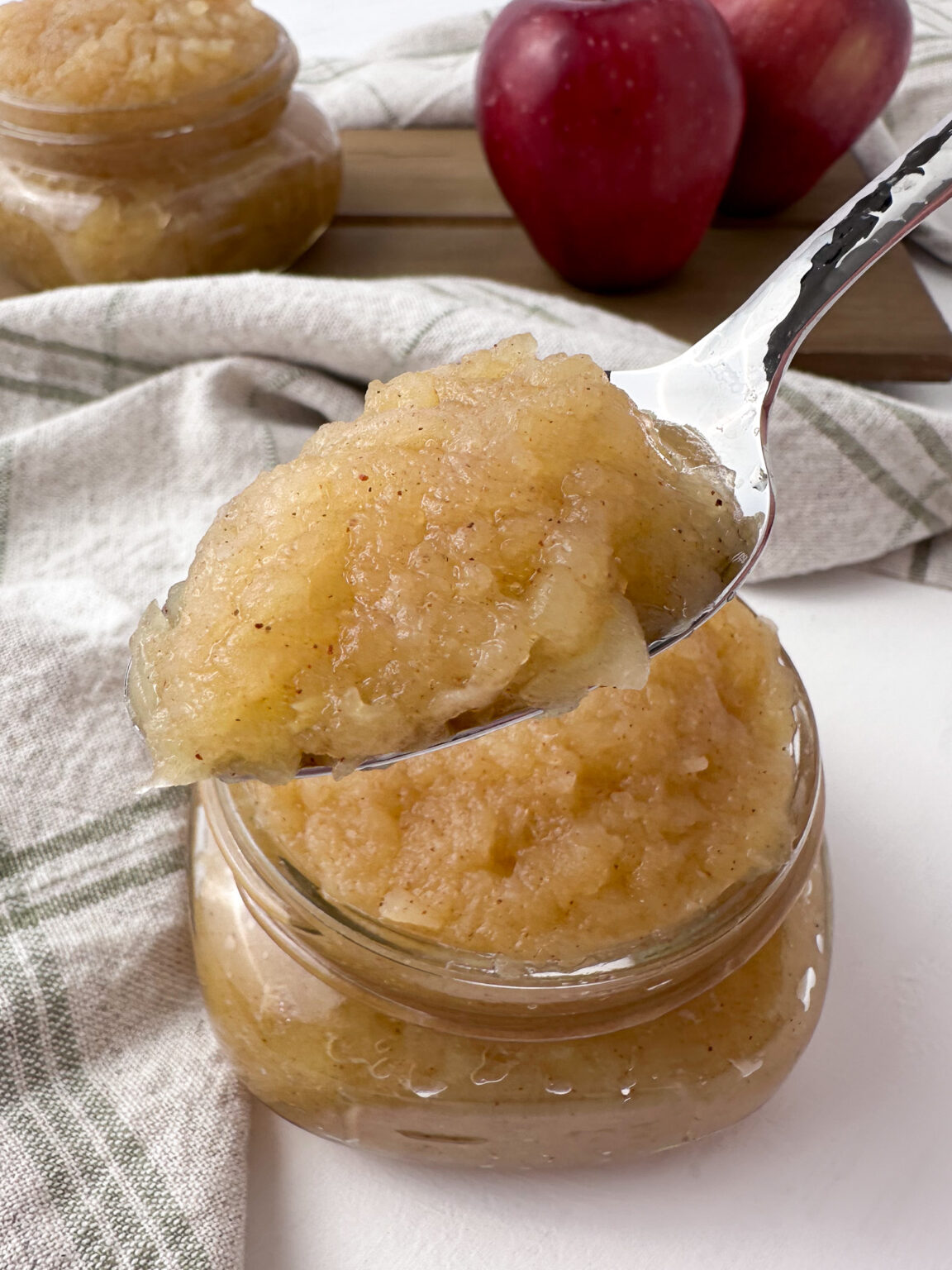 Applesauce Recipe - Amanda Cooks & Styles
